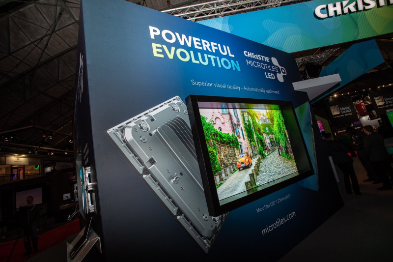 Christie совершенствует MicroTiles LED и добавляет возможности активного 3D